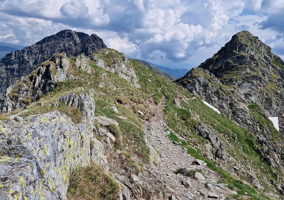 Vârful Negoiu din Munții Făgăraș 🏔️ | Vremea, Trasee, Foto